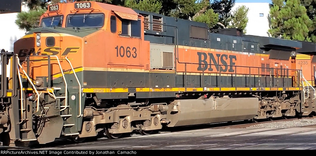 BNSF 1063
